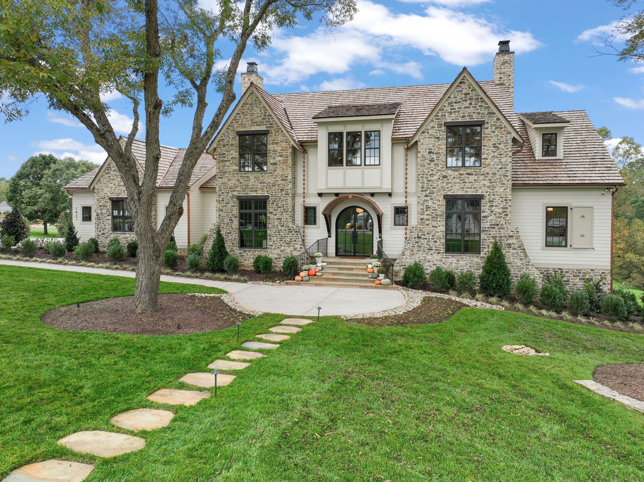 Gallery - Exteriors | Grand Highland Estates